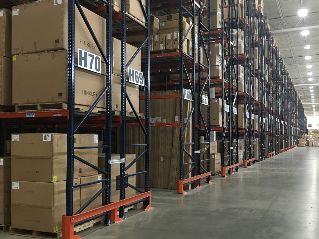 Teardrop Style Pallet Racks | Conveyer & Caster